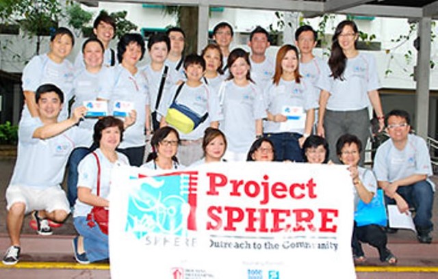 The elderly get help with spring-cleaning from Singapore Pools staff ...