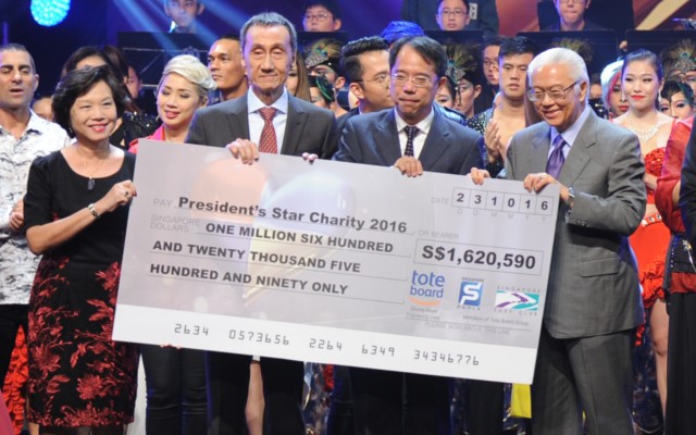 Tote Board Group Presents $1.6m Donation To President’s Challenge 2016